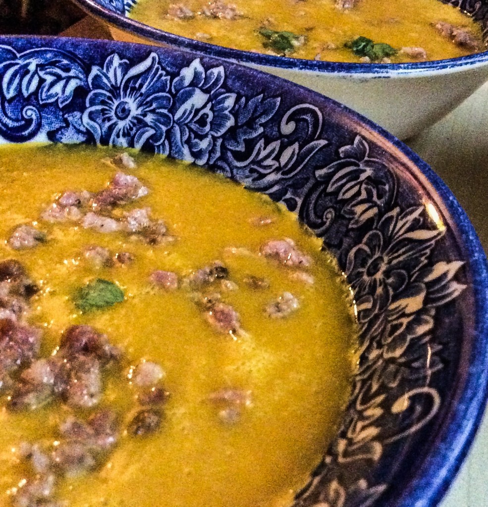 Riċetta: Soppa tal-favetta u turmeric - LITTLEROCK