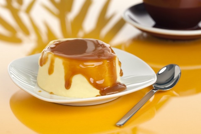 Riċetta: Custard tal-larinġ bil-karamel - LITTLEROCK