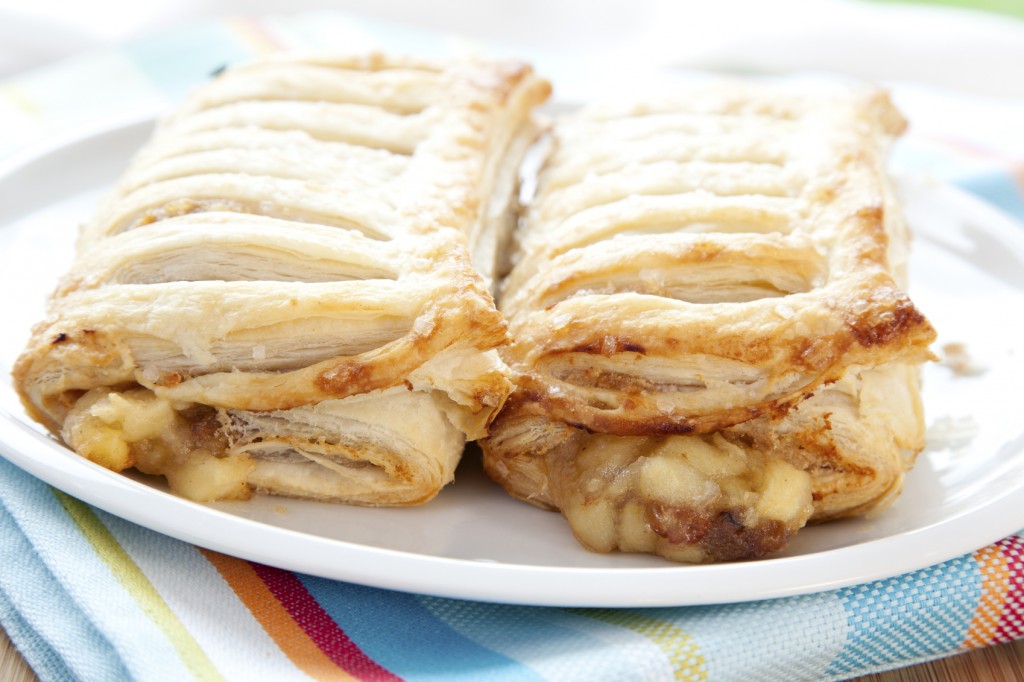 Riċetta: Strudel tal-ħawħ u ġewż pekan (pecan nuts) - LITTLEROCK
