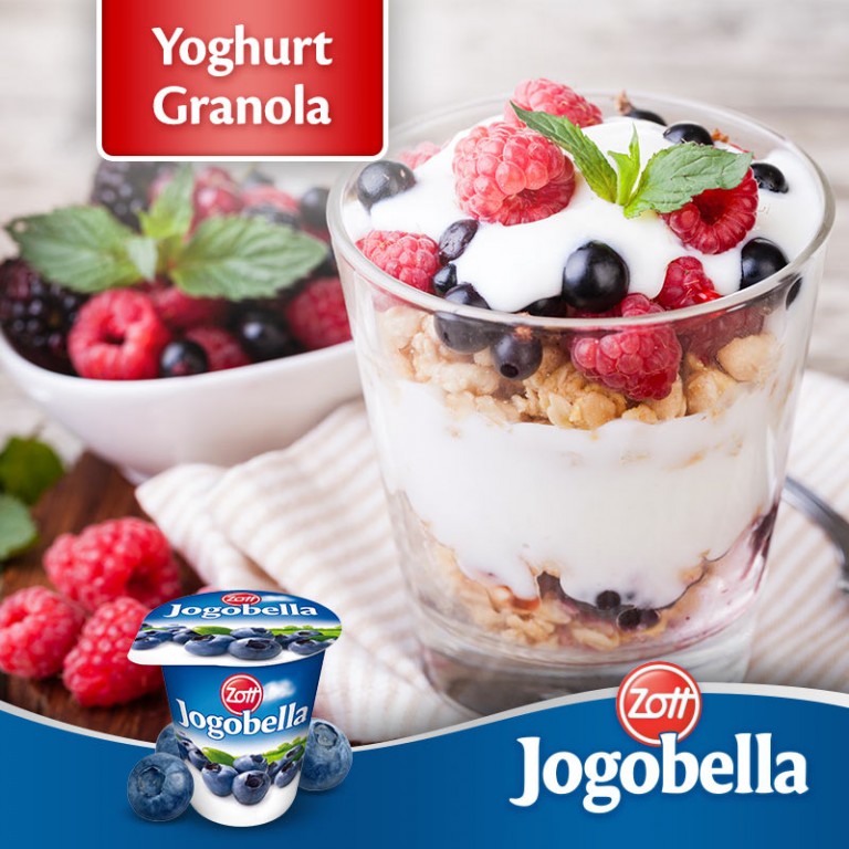 Recipe: Strawberry Muffins with Jogobella Strawberry Yoghurt - LITTLEROCK